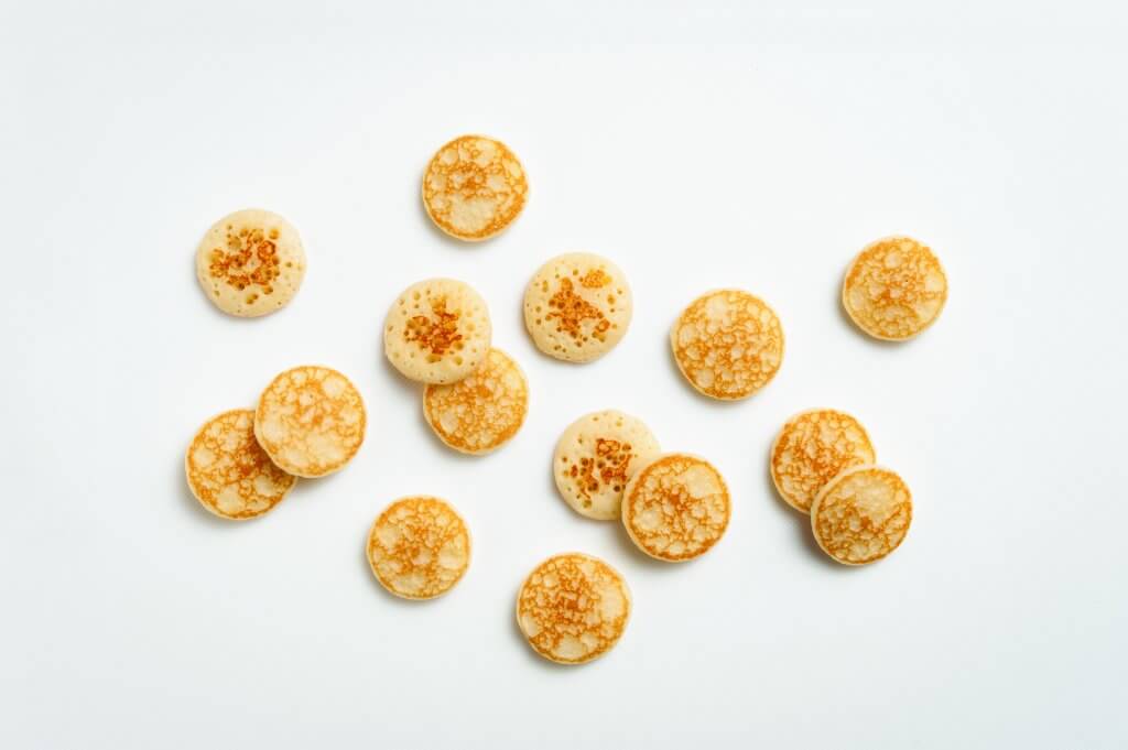 Mini Blini Cocktail to Garnish - 1 Bite | Gastronomia