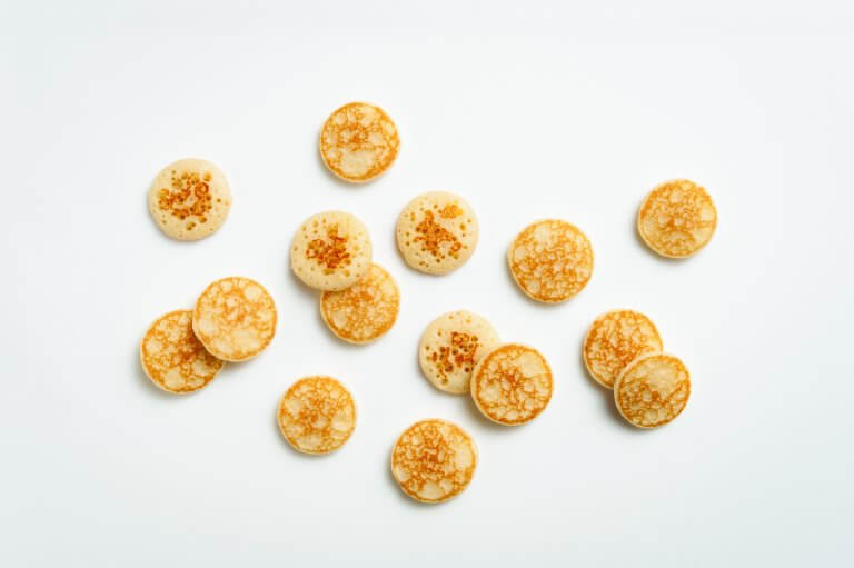 Mini Blini Cocktail to Garnish - 1 Bite | Gastronomia