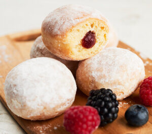 Red Berry Mini Beignet | Gastronomia