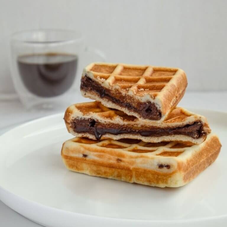 Belgian Chocolate Filled Waffle - 80g | Gastronomia