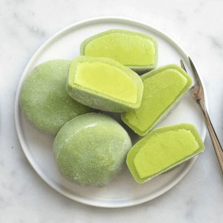 Matcha Tea Ice Cream Mochi | Gastronomia